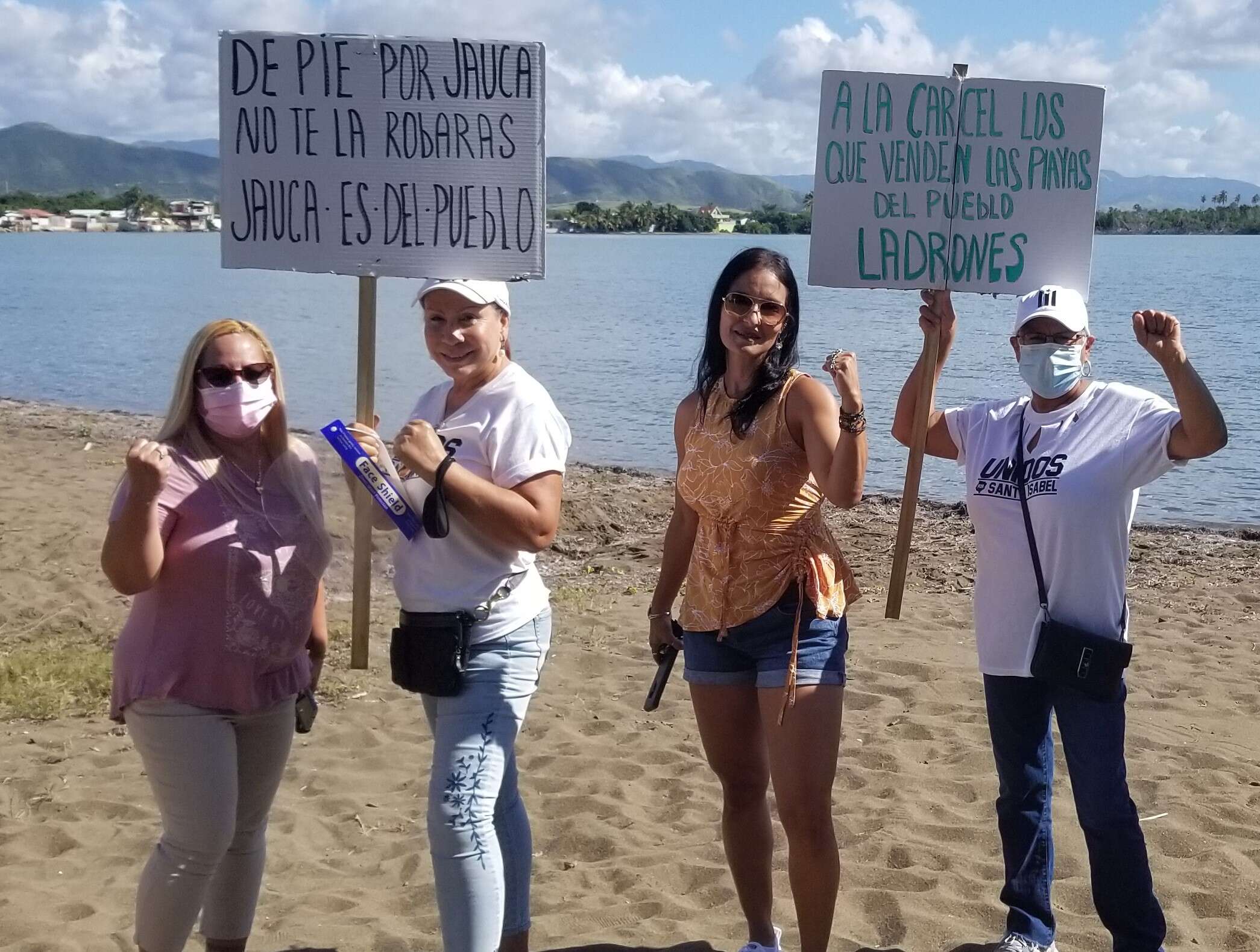 Crece el apoyo a la lucha contra la construcción de hotel en playa de ...