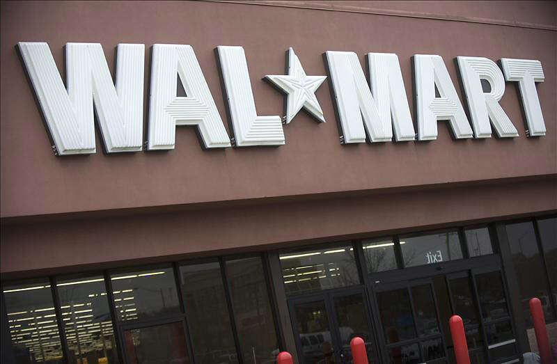 Cierran Walmart de Plaza Escorial para limpieza por alza en casos de ...