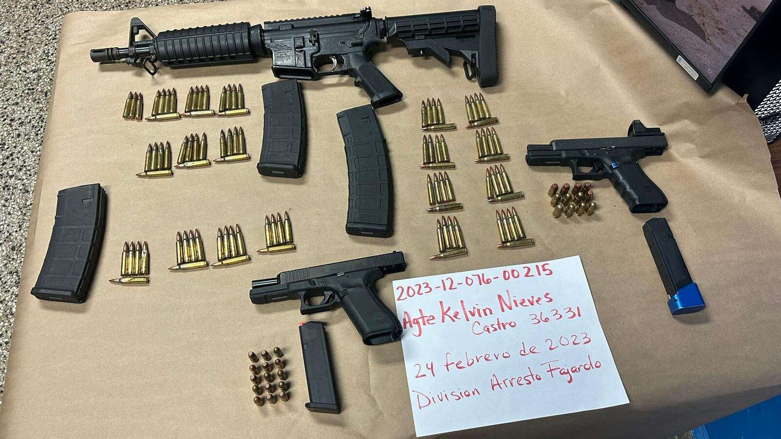 Con dos pistolas, un rifle y casi 700 pastillas sorprenden a sujeto en ...