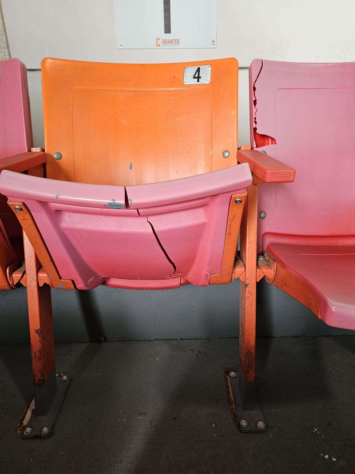 Denuncian deterioro en coliseo Guillermo Angulo de Carolina - NotiCel ...